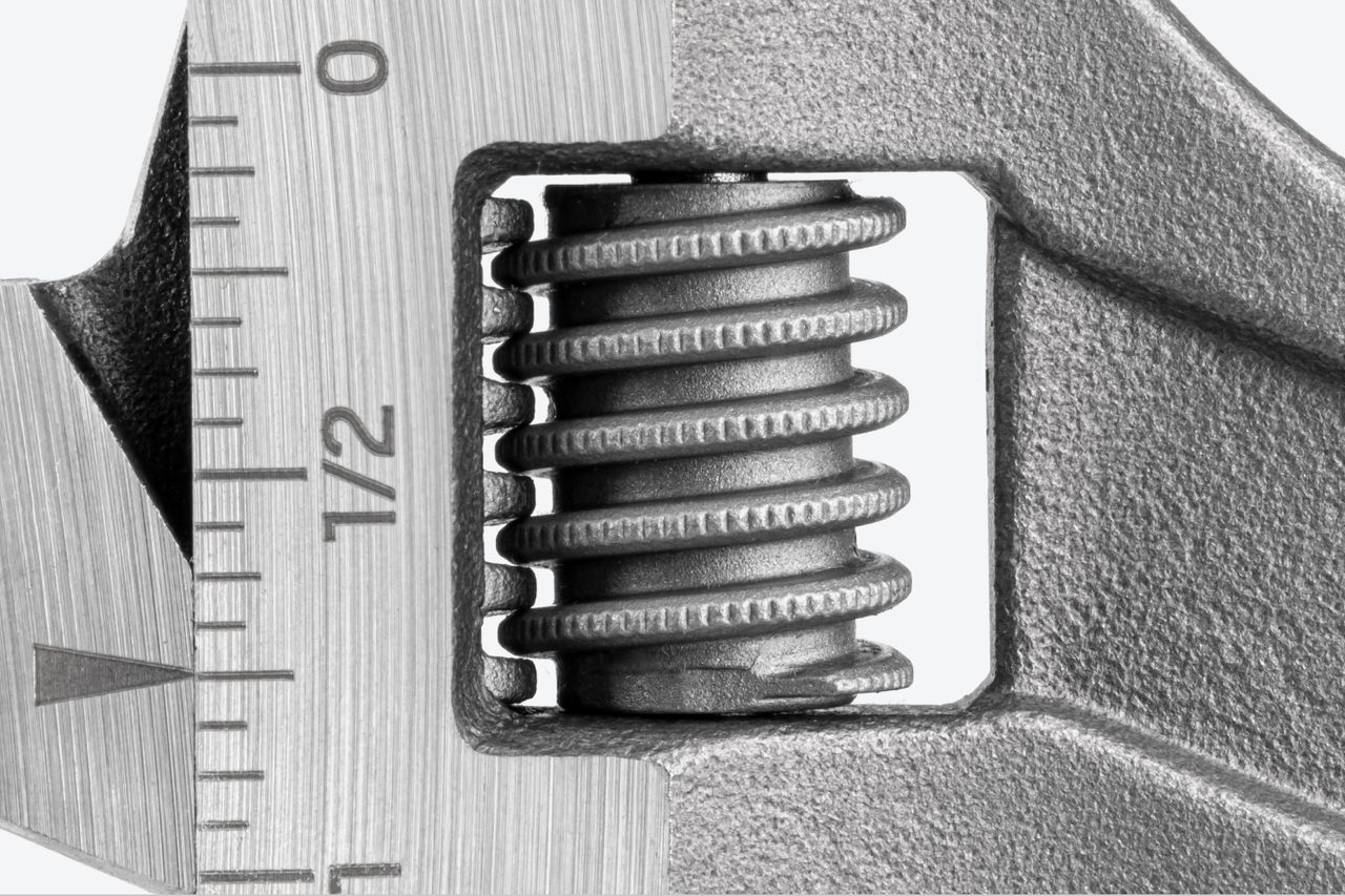 9 Inch Wide-Jaw Adjustable Wrench (1-1/2 in. Capacity) | TEKTON